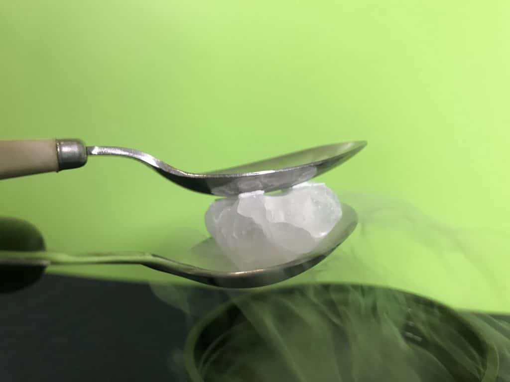 Dry ice + spoons : Fizzics Education