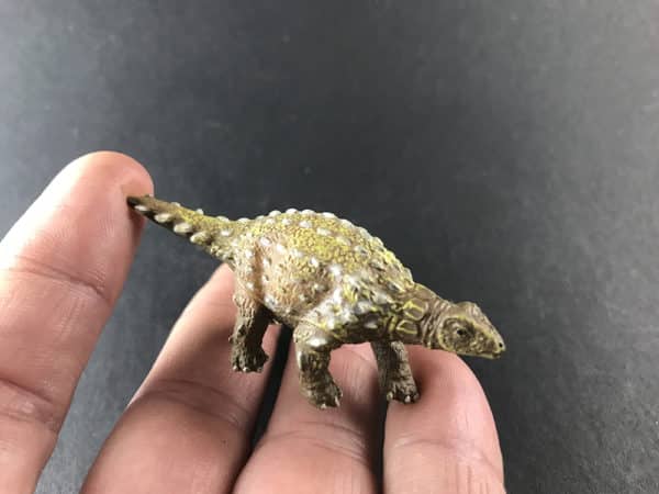 Minmi dinosaur replica : Fizzics Education